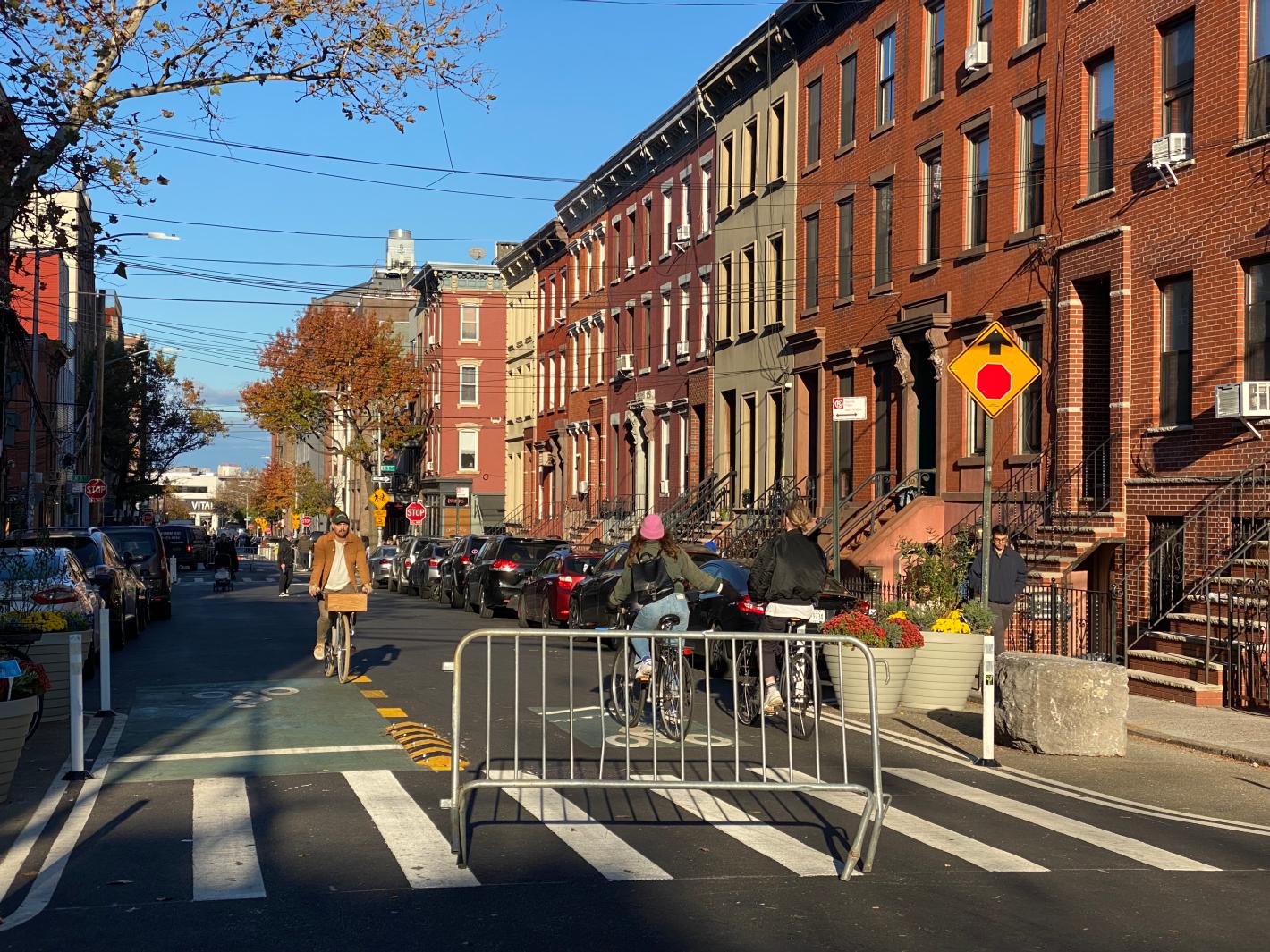 EYES ON THE STREET: Berry Street Bike Boulevard Is a Model for Low ...