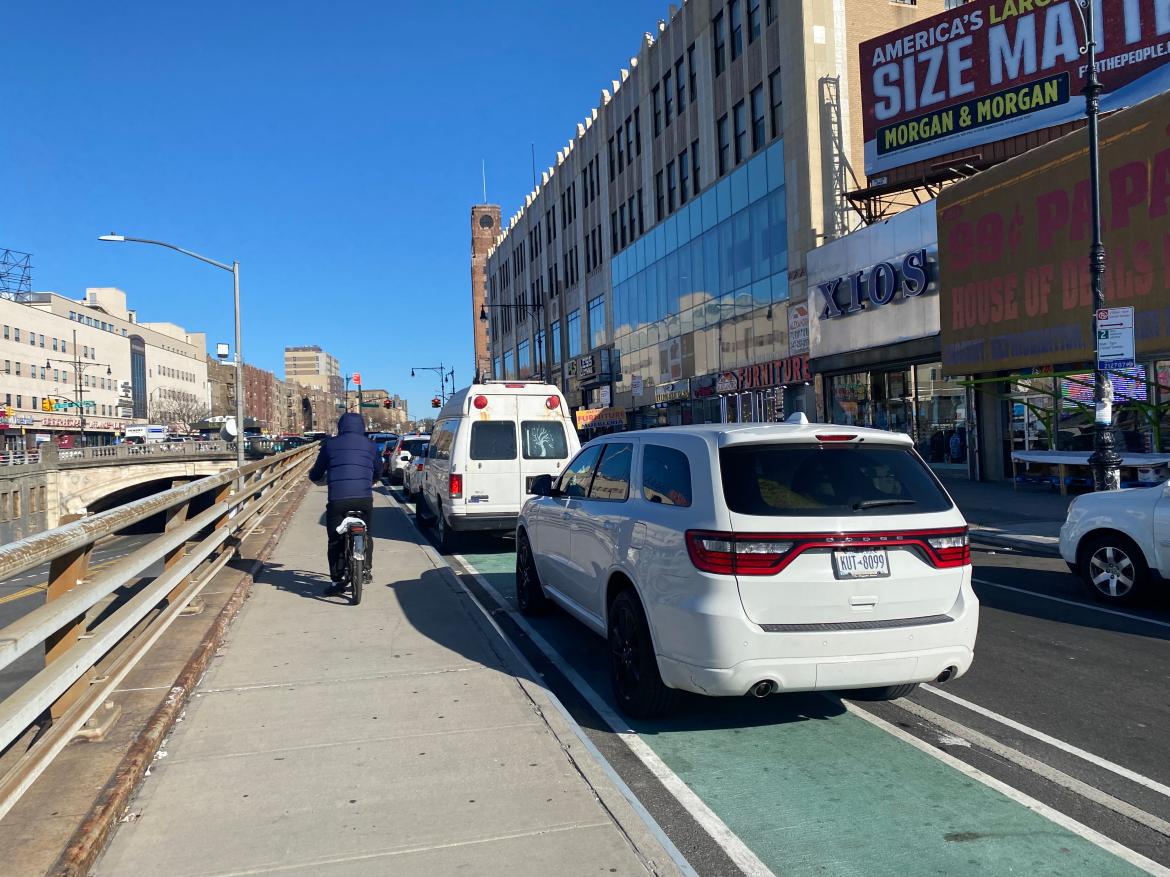 Costly 'Mountable' Bike Lanes on Grand Concourse Have Failed — Yet City ...