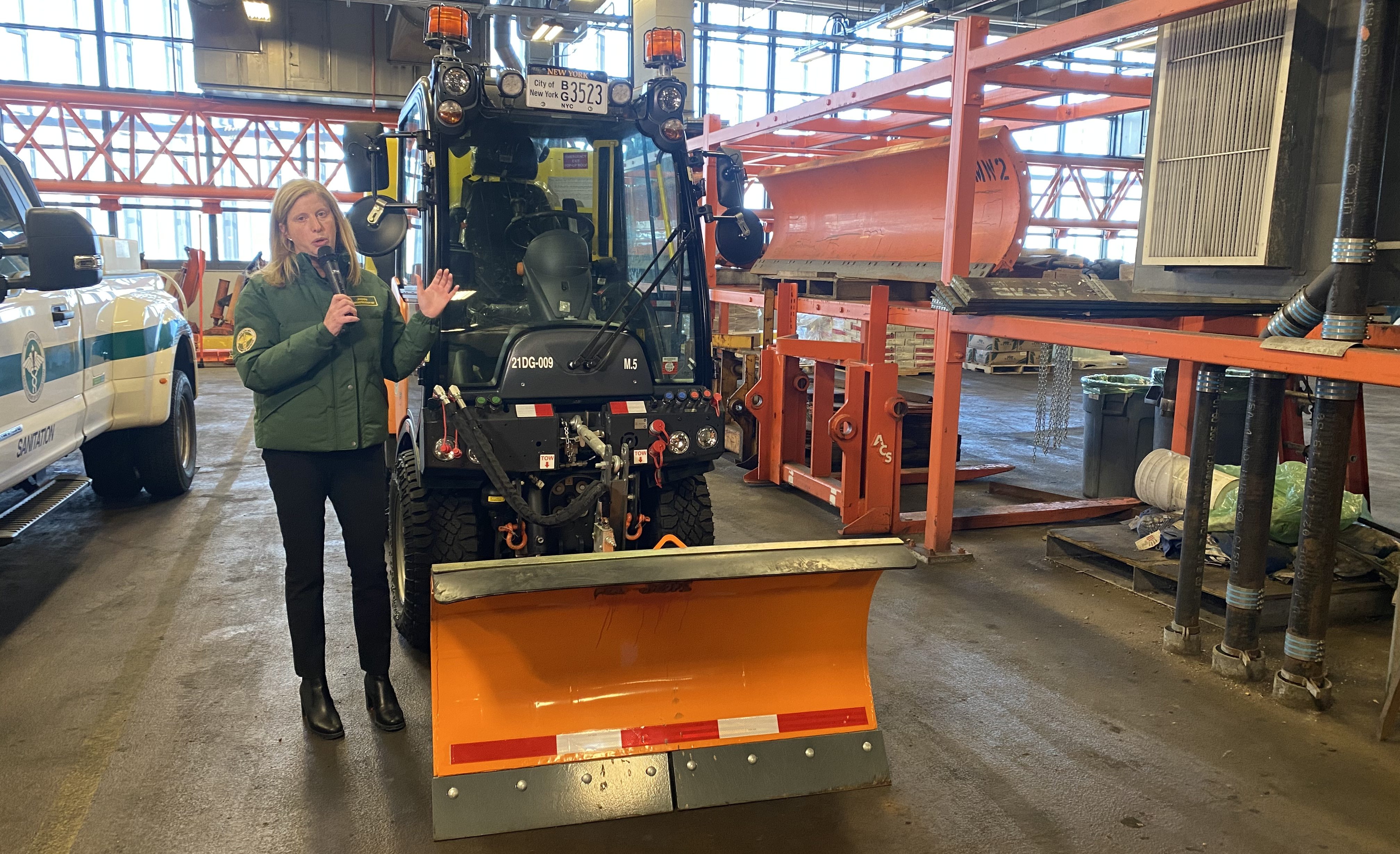 Sanitation Promises to Plow Bike Lanes at the Same Time As Roads ...