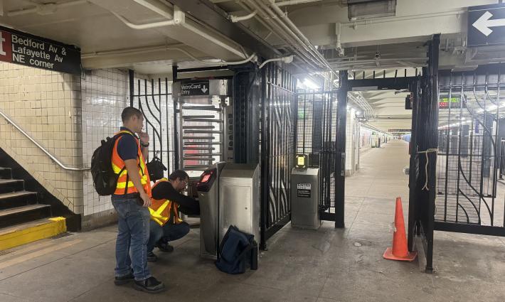 MTA Opens Gates in OMNY Snafu, Chilling Riders In Wake of Cops Shooting ...