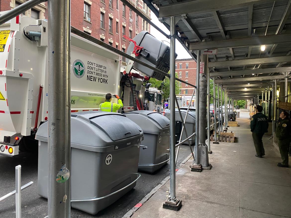 The Big Lift: City Starts Containerized Collection with Mechanical ...