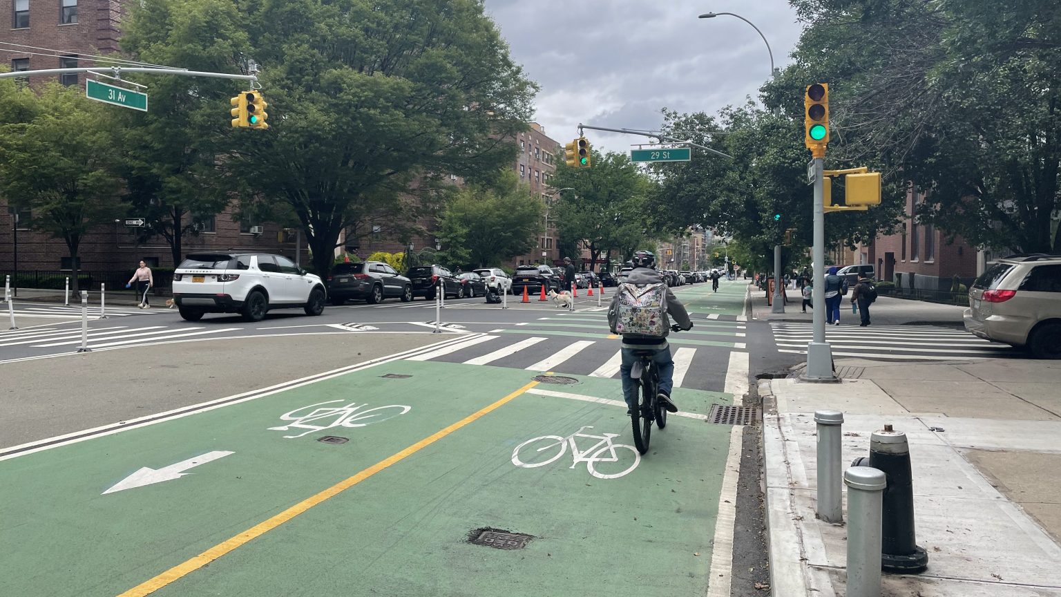 Eyes on the Street: Astoria's Big Beautiful 31st Avenue Bike Boulevard ...