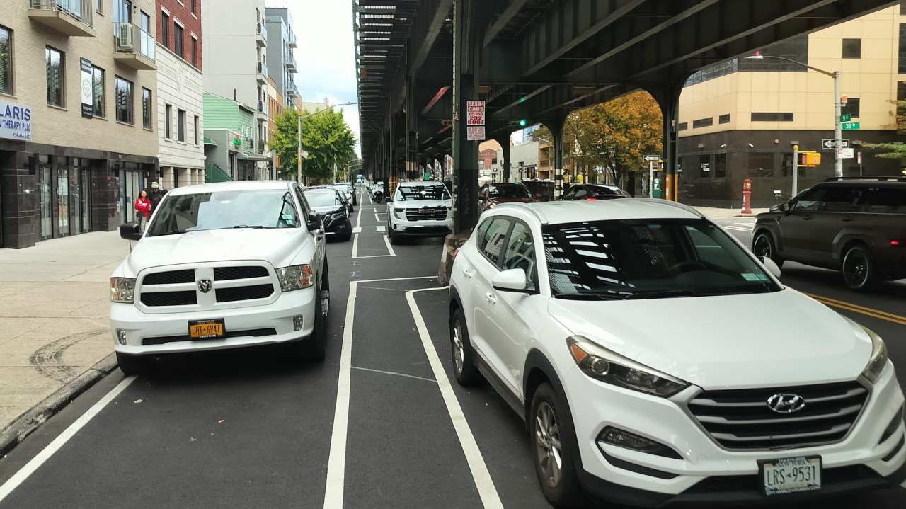 Queens Judge Orders City to Rip Up Half-Installed Astoria Bike Lane ...